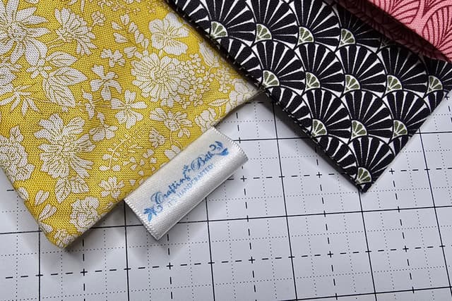 How to crochet a foundation chains (step-by-step for beginners)